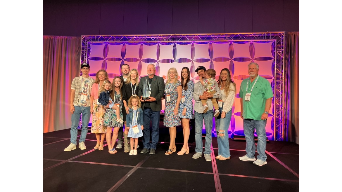 John Hinson Receives This Year’s Pinnacle Award | Walls & Ceilings